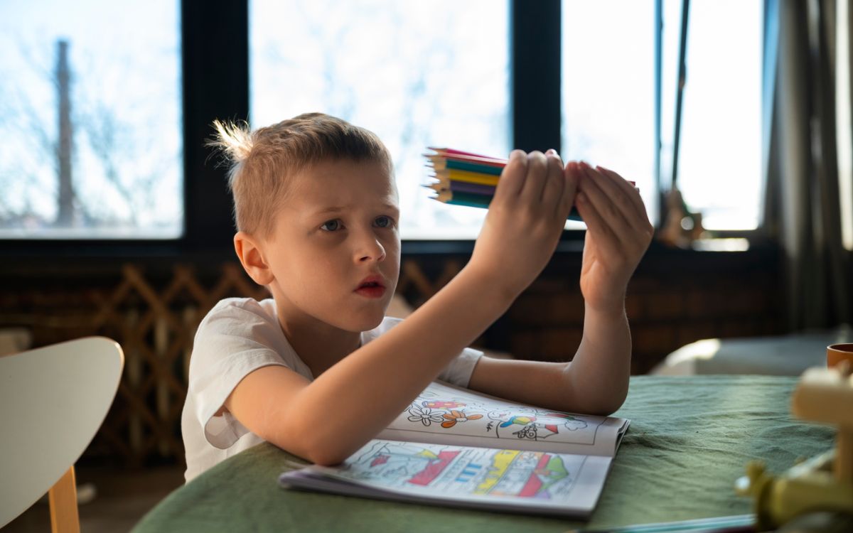 How to Help a Child with Dysgraphia Effectively - Magrid